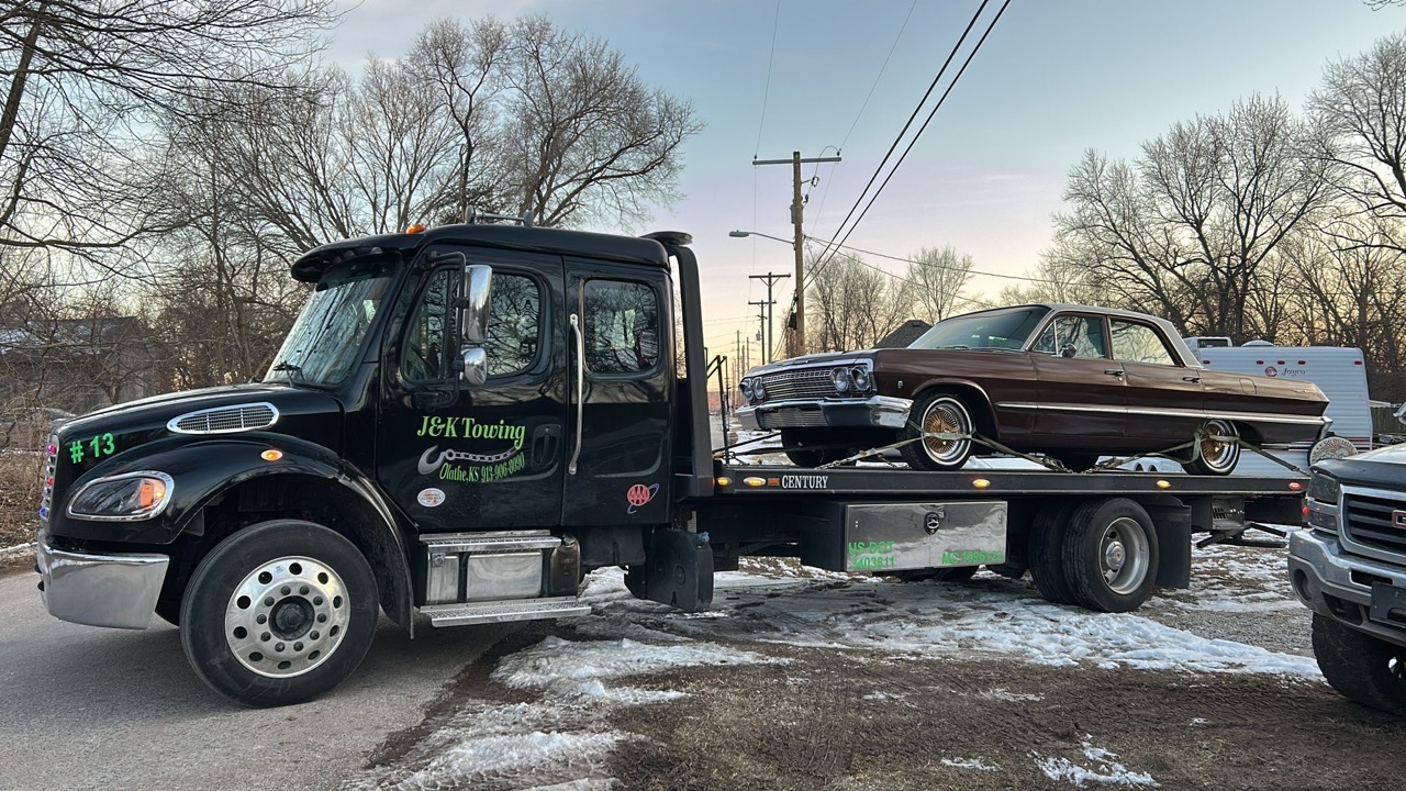 Gallery | J & K Towing and Recovery | Kansas City, KS